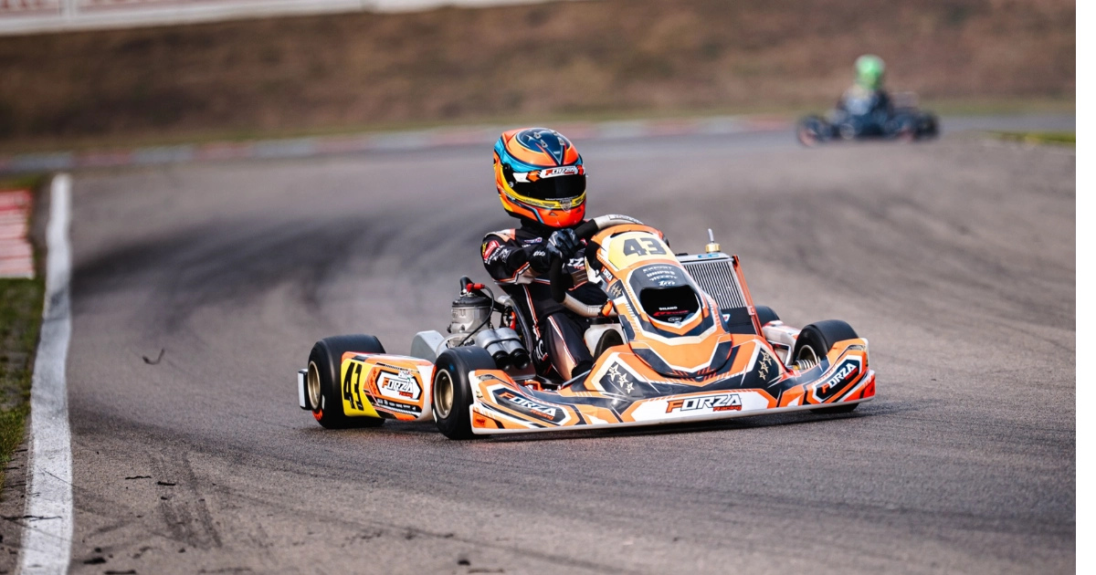 Gokart: előzésekkel és elődöntőbe jutással készült a vb-re a 12 éves Nagy Roland